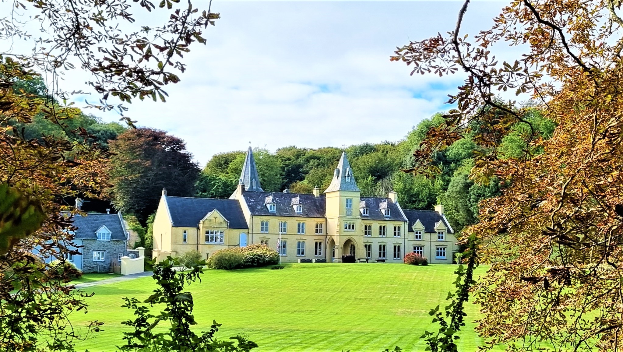 South West Coast Path: Helford Passage to Par
