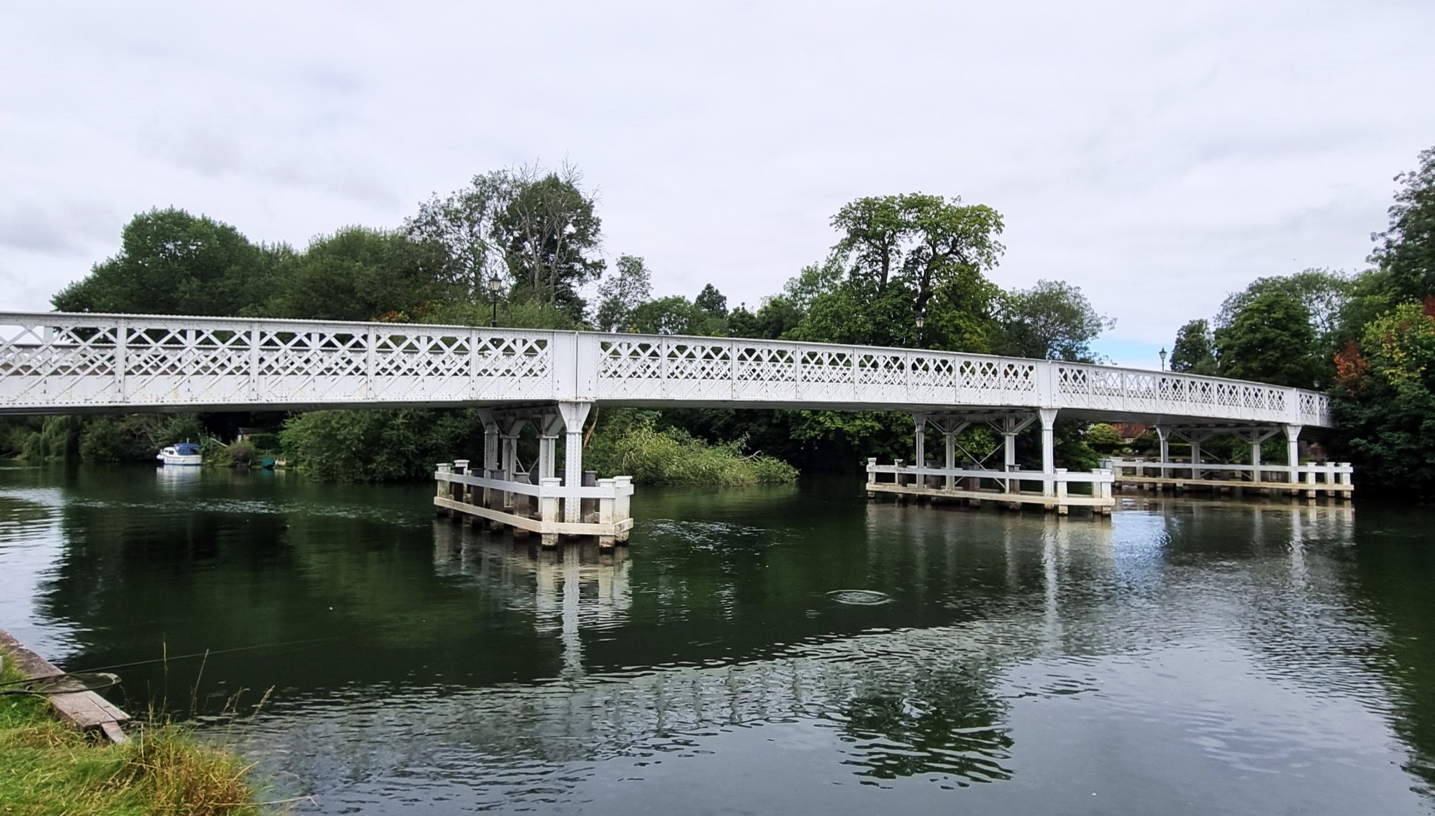 Thames Path: Pangbourne to Henley